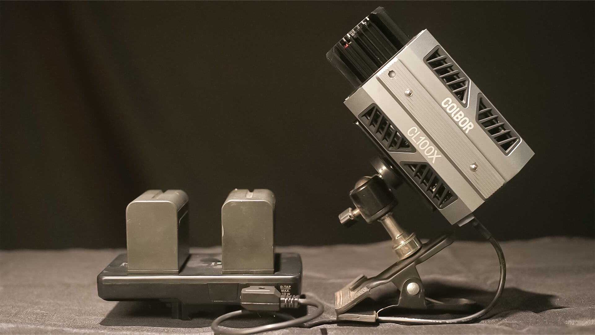 Simple and portable stand with clamp by Adam Batton – COLBOR