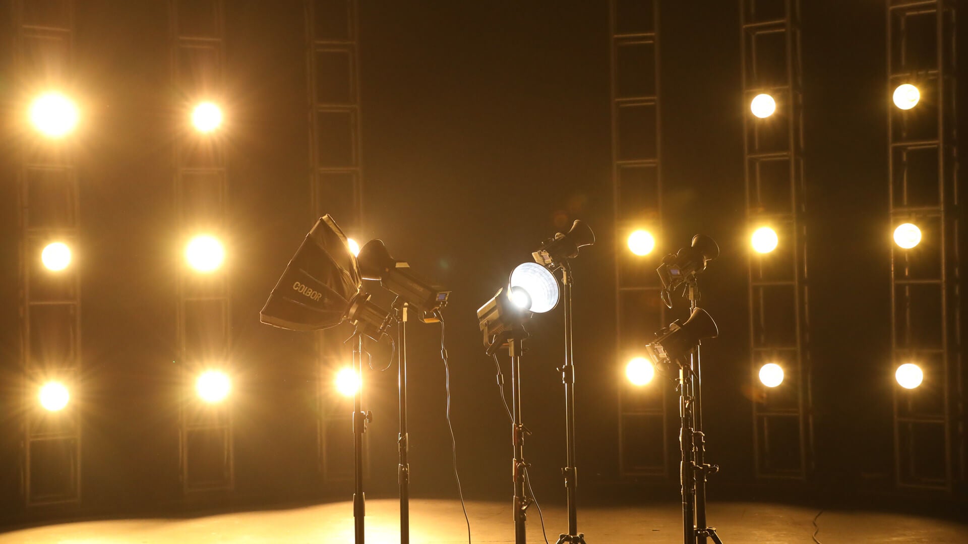 Studio lighting equipment explained and recommended – COLBOR