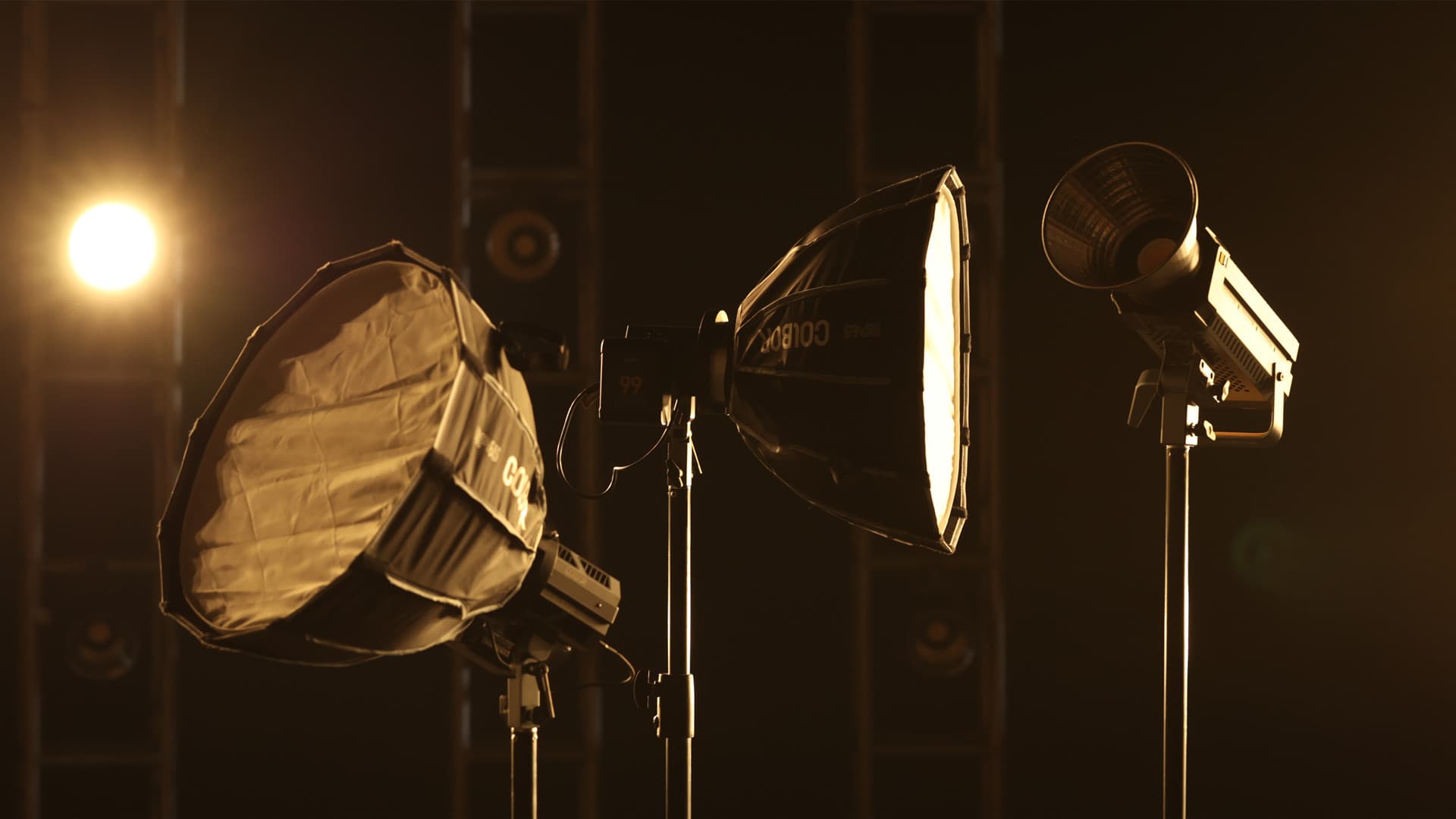 What makes the best key light for interviews and how to set it up? – COLBOR